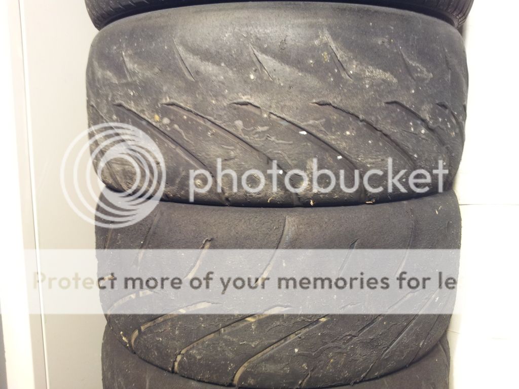 [NSW] - RE55S Soft Compound Semi Slicks | Just Commodores